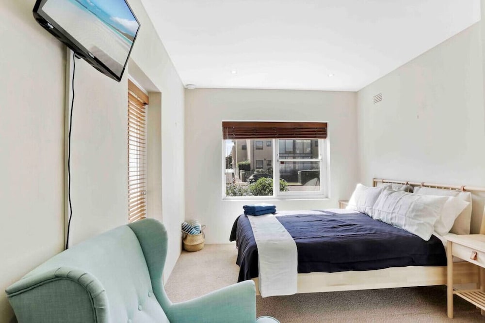 ⚡Large Coogee Beach 2 Bedroom Retreat - W/parking⚡ - Coogee