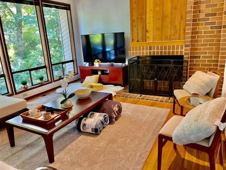 Luxury Bellevue 5 Bedroom Home - Bellevue, WA