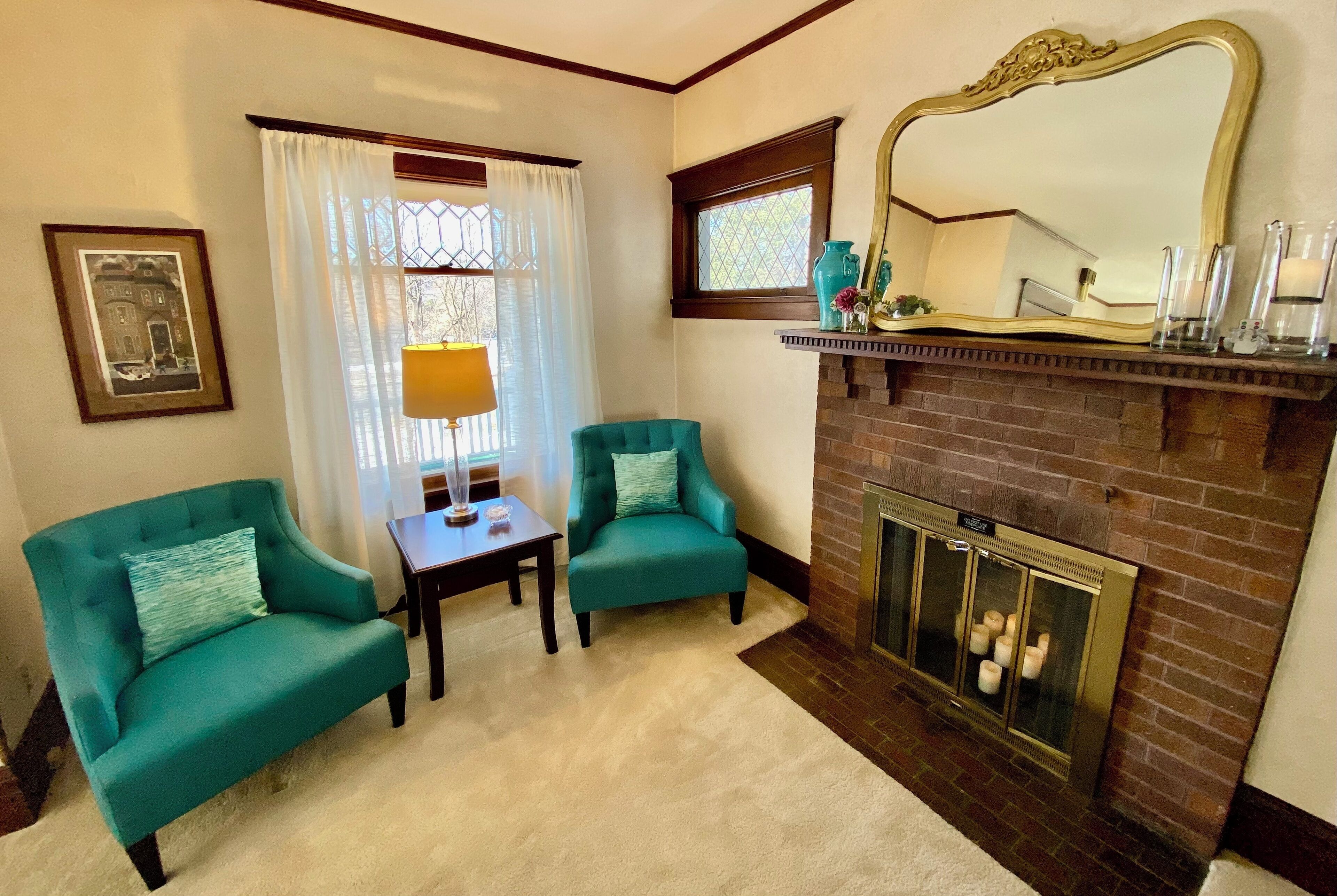 Dogs O.k Historic River Home: 6 Beds, 4 Bedrooms, 10 People, - Taylors Falls, MN