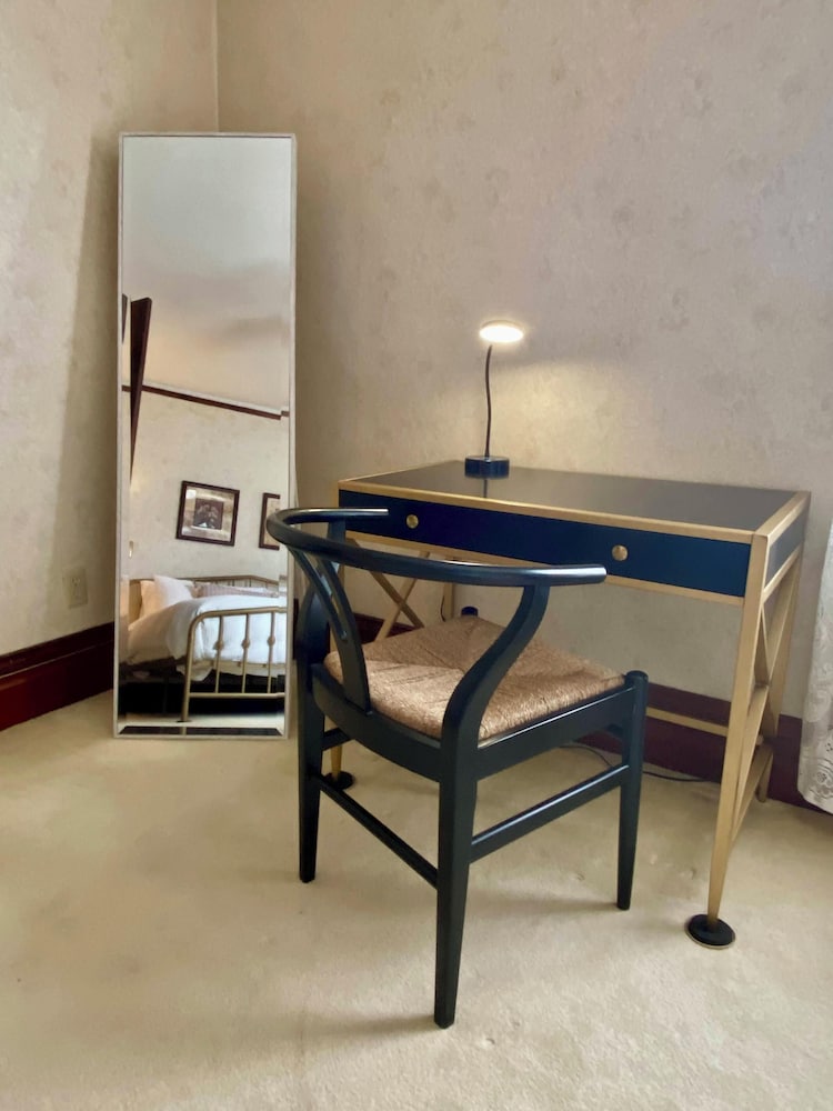 Dogs O.k Historic River Home: 6 Beds, 4 Bedrooms, 10 People, - Wild River State Park, Center City