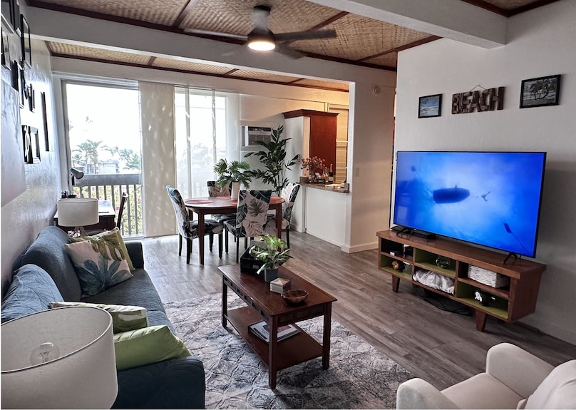 Beautiful Ocean-view Kailua-kona Condo! 5 Min Walk To The Beach! - Kailua-Kona, HI