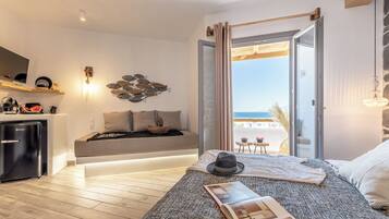 Quarto Triplo Superior, vista para o mar | Roupa de alta qualidade, com decoração personalizada