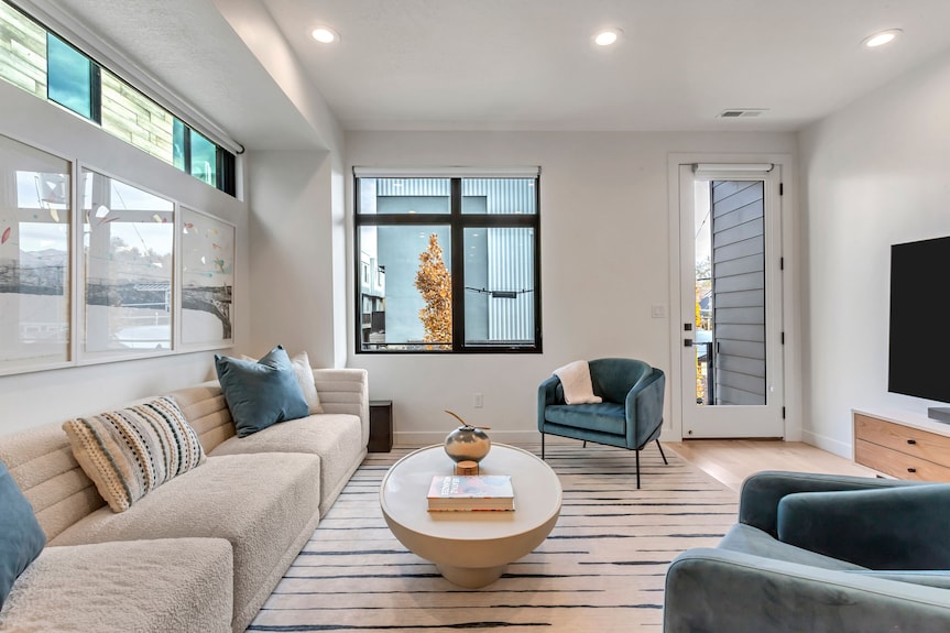 Lcf - Granary/downtown Slc Townhome -2 King Suite - Sleeper Sofa- 2-car Garage - Salt Lake City, UT