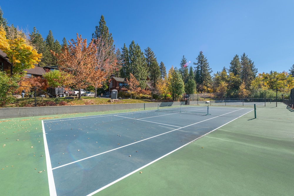 Brockway Springs Resort Unit 61 By Sierra Getaways - Kings Beach, CA