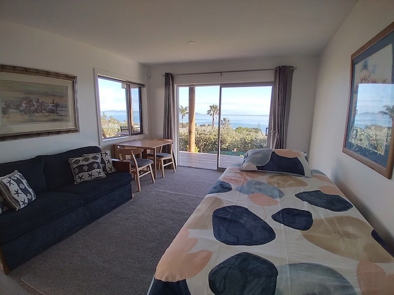 Luxury Apartment With Beautiful Views Of Coopers Beach - Mangōnui