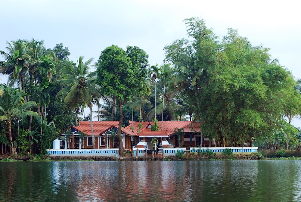 The Lake Resort By Maat Hotels - Kerala