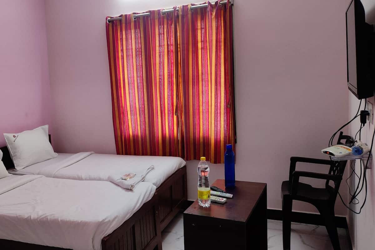 Quarto Duplo Económico | Vista para a cidade