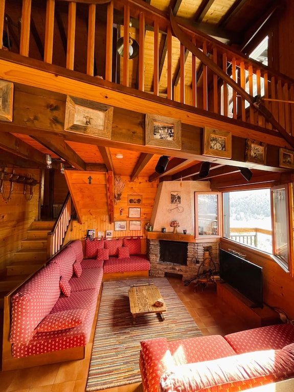 Beautiful Family Chalet For 10 People - Large South-facing Terrace! - La Clusaz