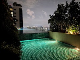 2 piscinas exteriores, da(s) 7:00 à(s) 22:00, espreguiçadeiras