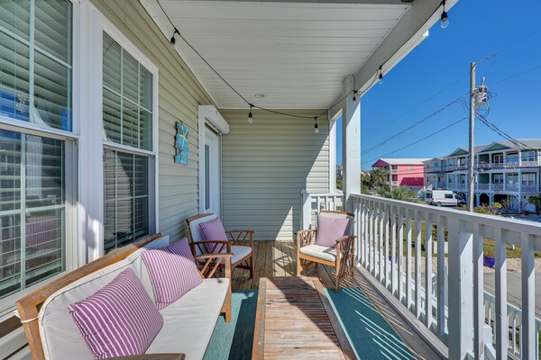 Townhome W/ 2 Decks: Walk To Ocean! - Fort Fisher State Recreation Area, Kure Beach
