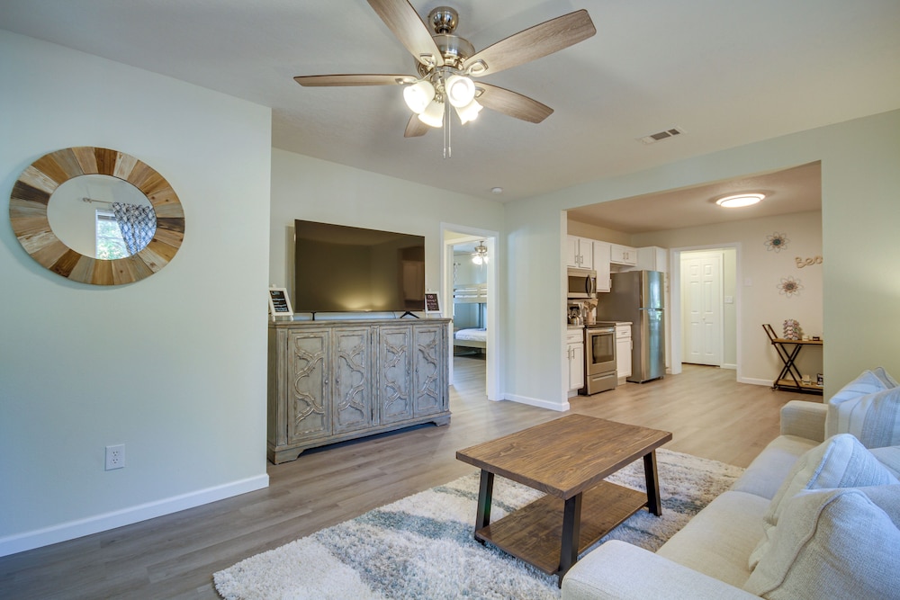 Gulfport Home W/ Fire Pit: Rv/trailer Parking - Gulfport, MS