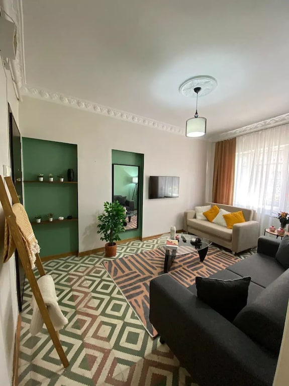 Cozy Flat Steps Away From Istanbul Bosphorus\n - Cihangir