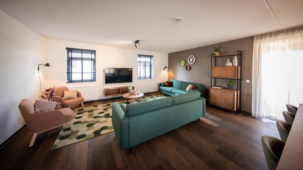 Wellness 8p - Four Bedroom Villa, Sleeps 8 - Roermond