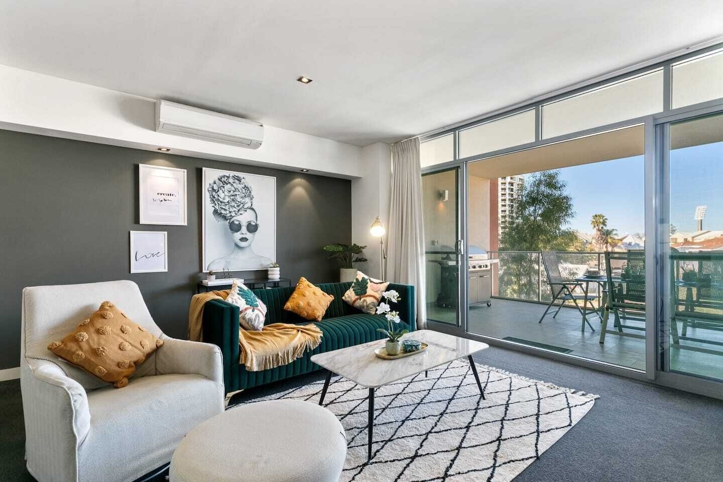 Luxe Chic 3bd Apt City Skyline Views - Victoria Park