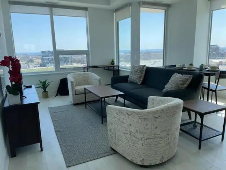 Fully Furnished 2 Bed 2 Bath Condo Short-term Utilities Included - 奧克維爾