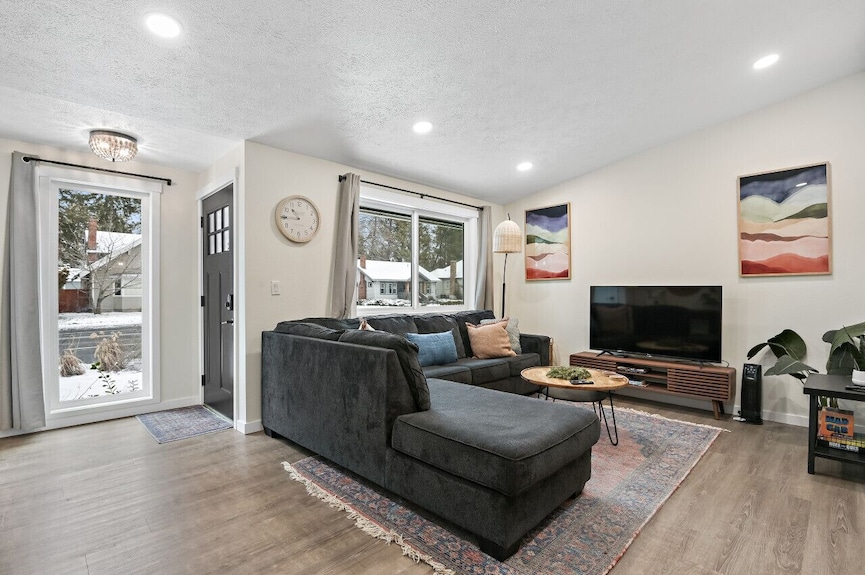 Upscale Rockwood Boho Townhouse - 스포캔밸리