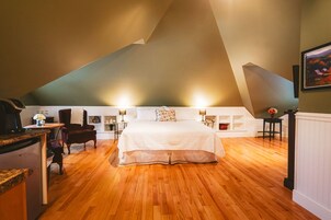 Suite Exclusiva | Wi-fi grátis, com decoração personalizada, com mobília individualizada