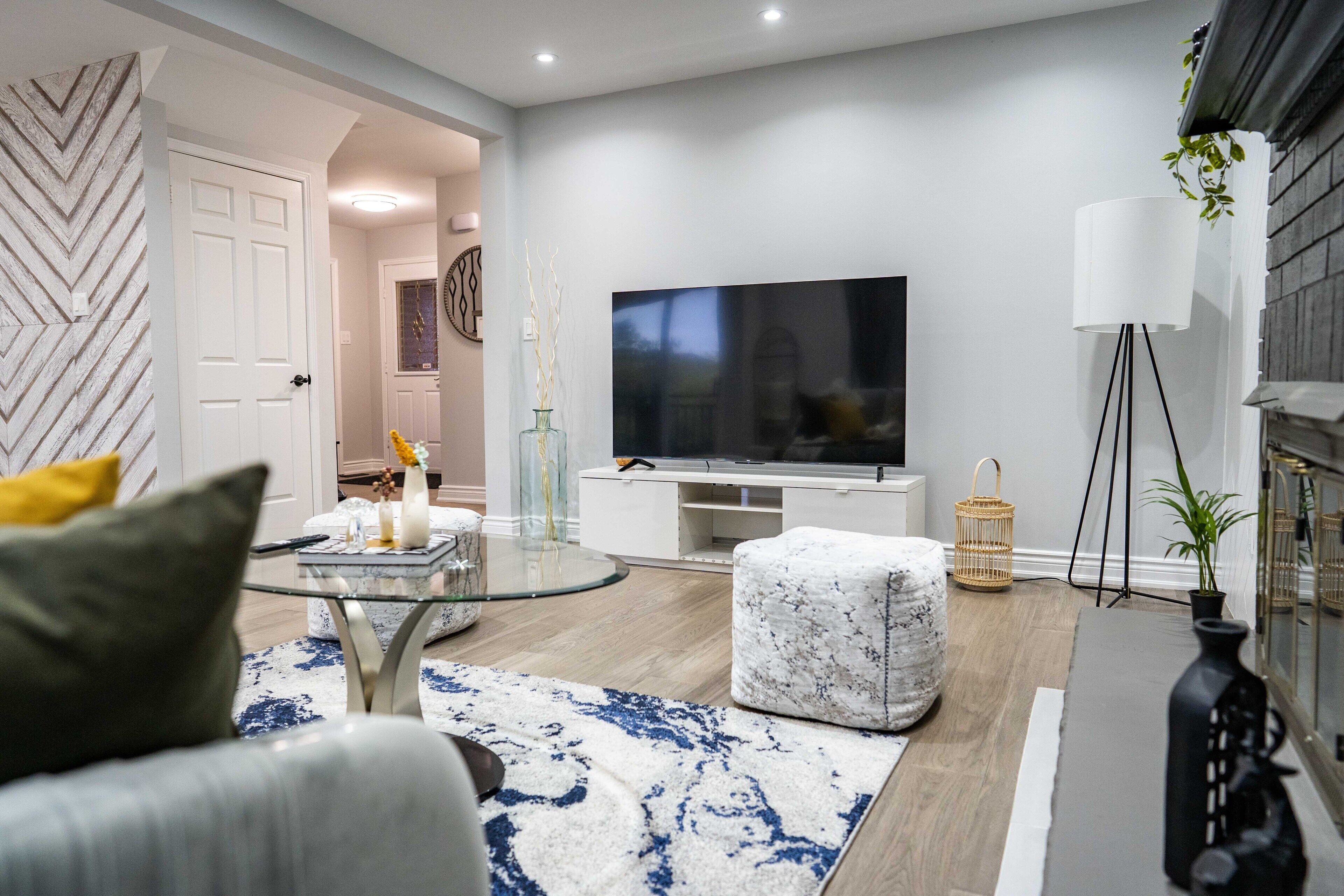 Discover The Perfect Fusion Of Style And Comfort Your Home Away From Home. - Ajax