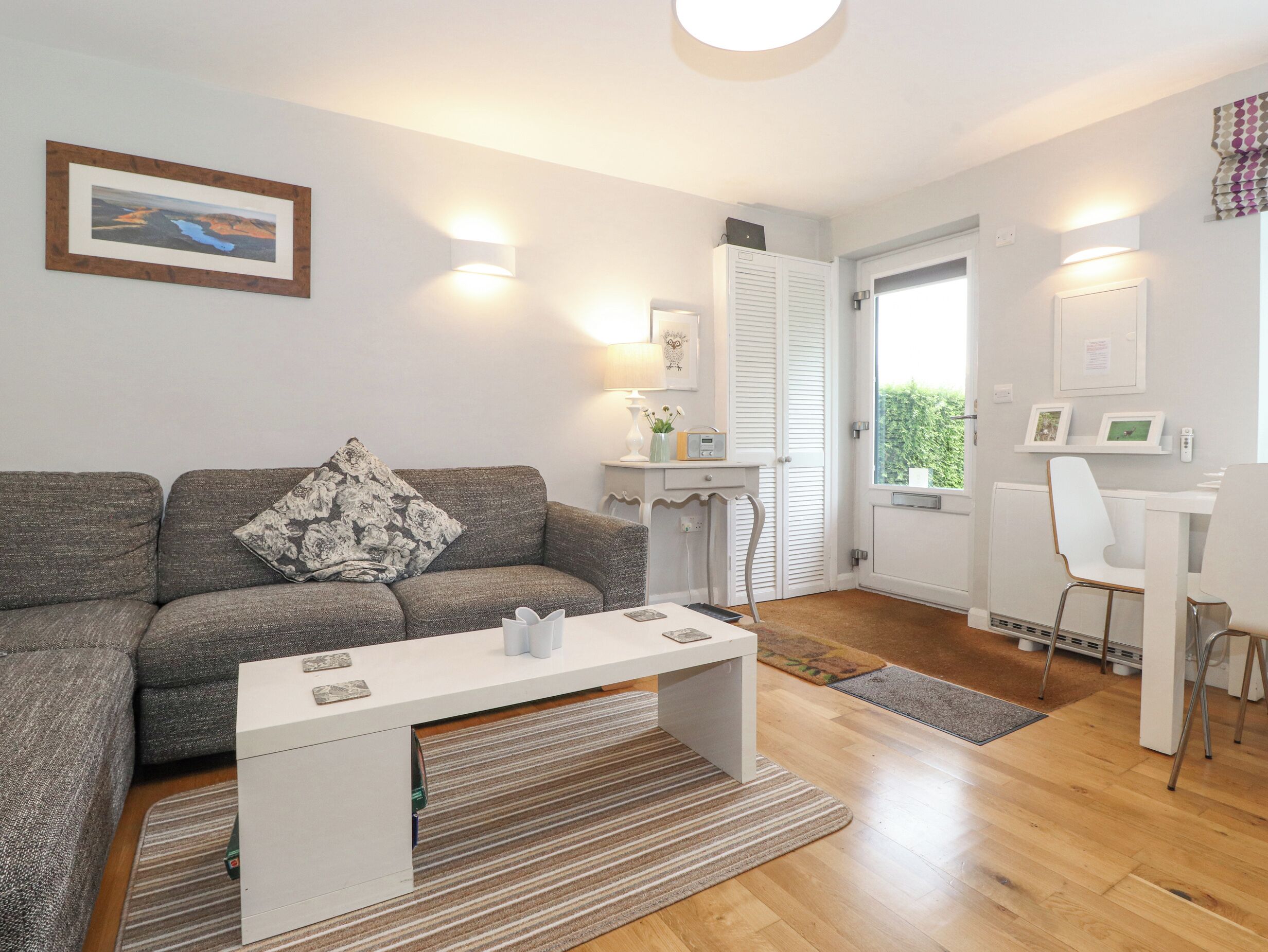 T'whit T'woo, With A Garden In Windermere - 文德米爾