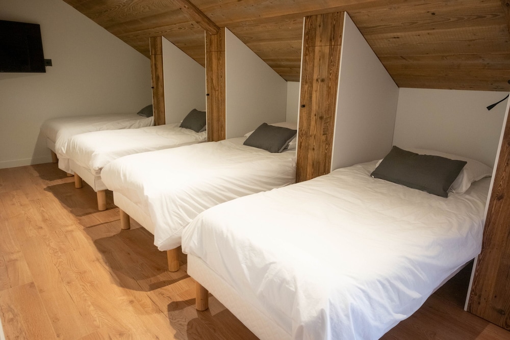 Chalet "Laltizoard" Avec Vue Sur Les Montagnes, Piscine Chauffée Partagée Et Wi-fi - Briançon
