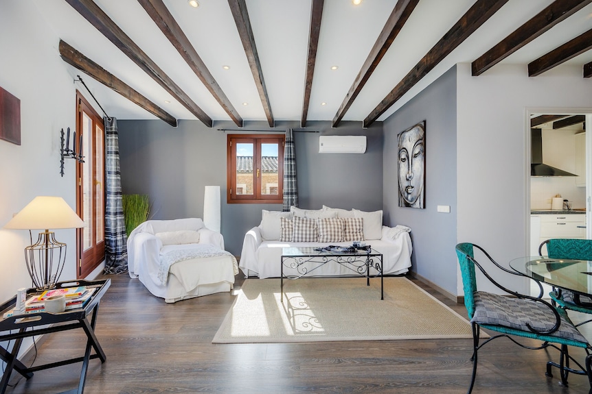 Edificio Duplex Can Roses - Selva