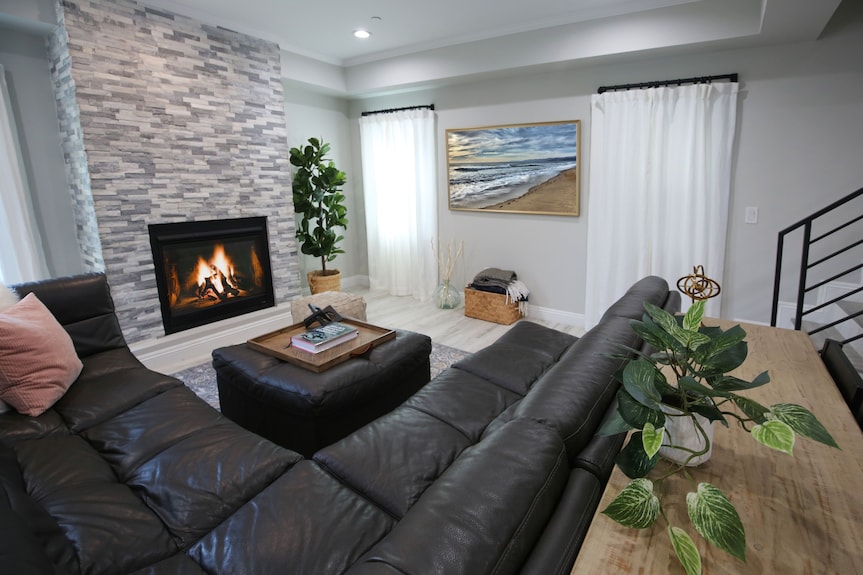 Steps2beach: Game Room, Roof Deck & Firepit, Ensuite Brs, Family & Pet Friendly - Oxnard, CA