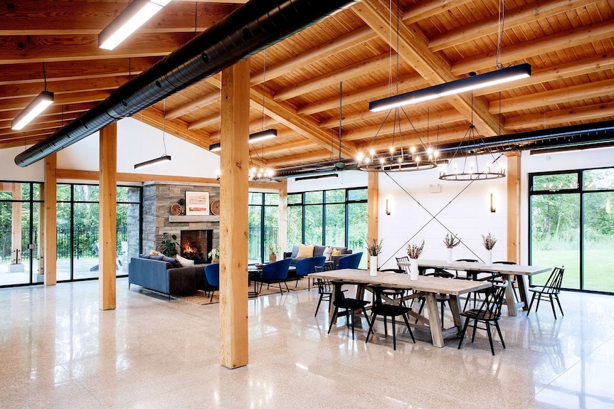 1 Minute From Blue Mountain Village New Chalet (Pool Hot Tub Fireplace Sauna) - Ontario