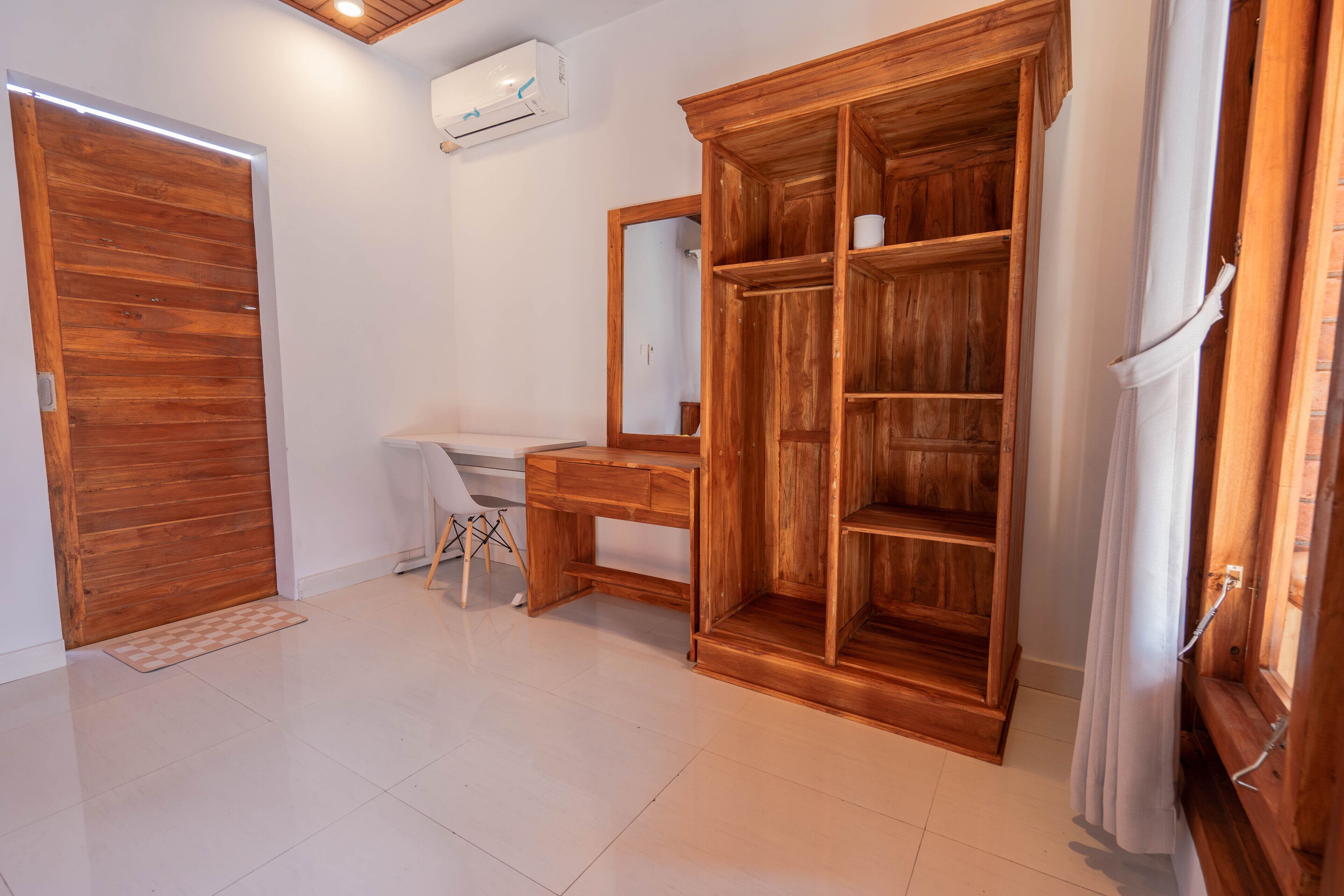 Vila luxo | 3 quartos, escrivaninha, Wi-Fi de cortesia