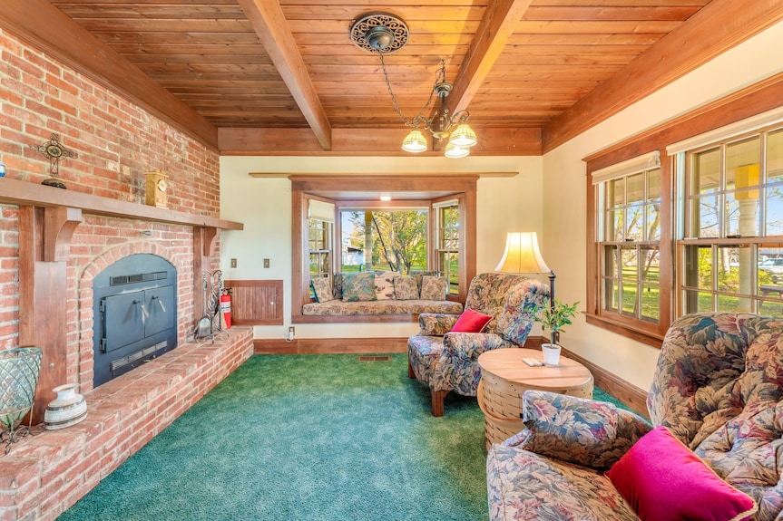 Gorgeous Dog-friendly Mountain Escape With Wraparound Deck, & Views - Kalispell, MT
