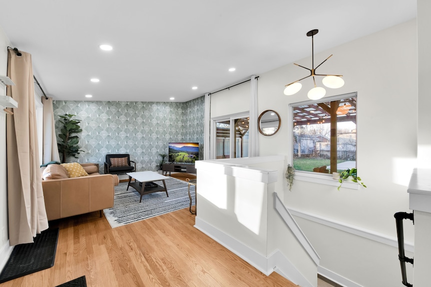 Luxury 75' Tv Game Room W Pergola, Bbq & Firepit In Quiet Royal Oak Suburbs - Rochester Hills, MI