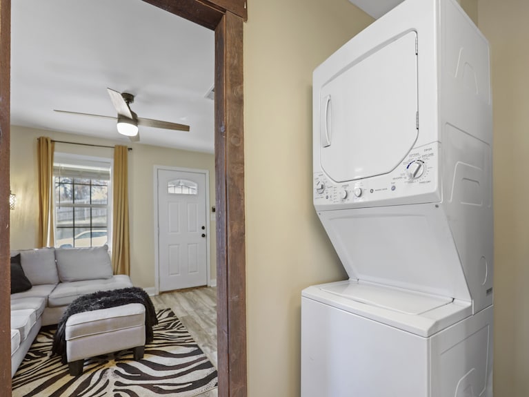 Cozy Townhome In Midtown Memphis For Two - Memphis, TN