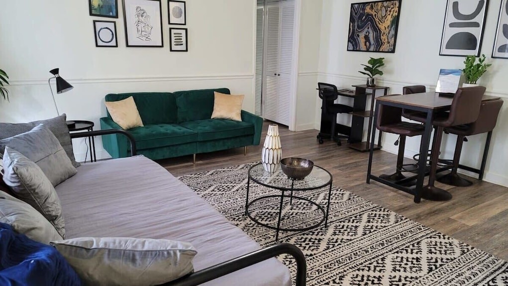 Downtown Atlanta Condo With Balcony Views - Atlanta, GA