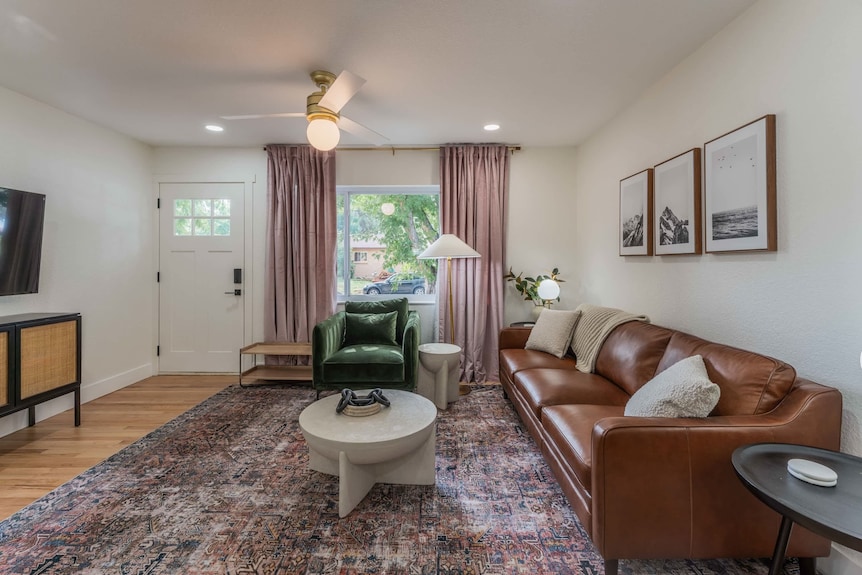 Game Room- Hot Tub- Sauna & Projector! - Arvada, CO