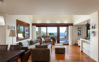 Villa de Luxo | Sala | Smart TV de 43 de polegadas com canais por cabo, lareira, Netflix 