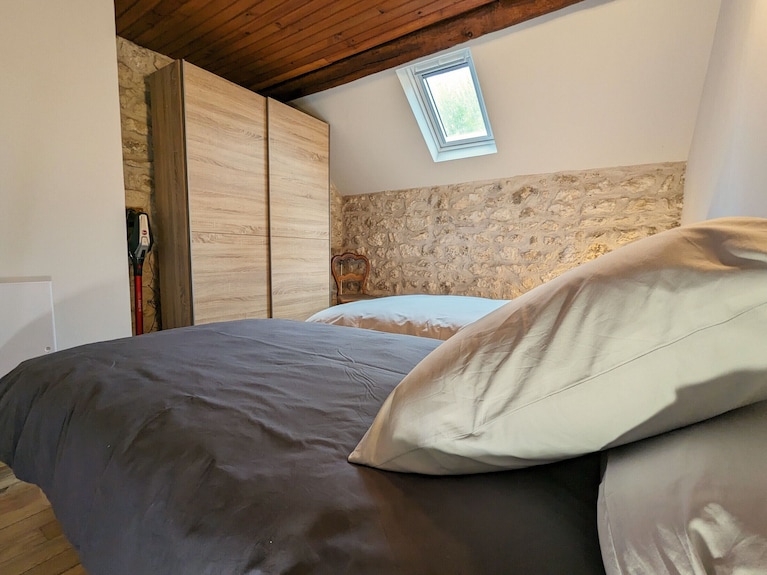 Riverside Retreat: Historic Watermill With Private Terrace, Fireplace, And Scenic Views In Brenne Park - Le Blanc