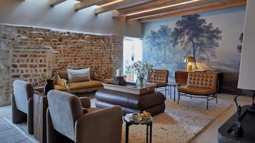 Smart TV de 42 cm com canais via satélite