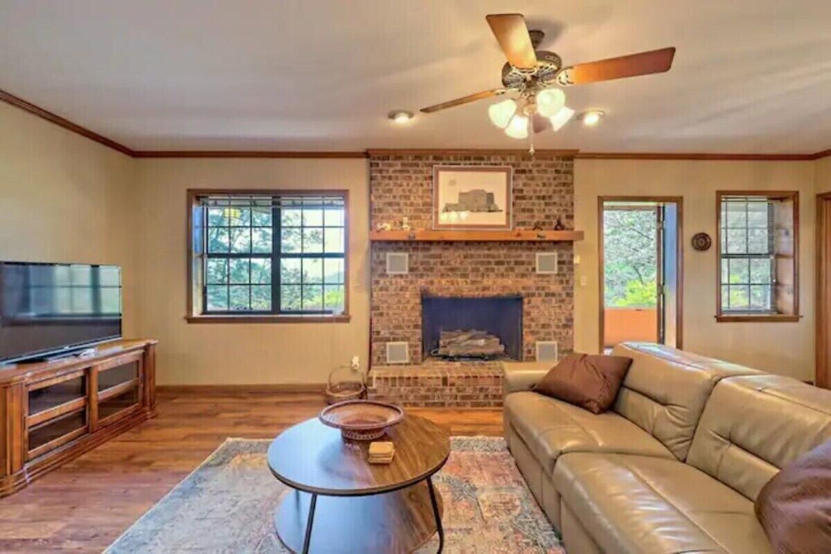 Holler Hideaway A 5br Mountain Retreat - Franklin, NC