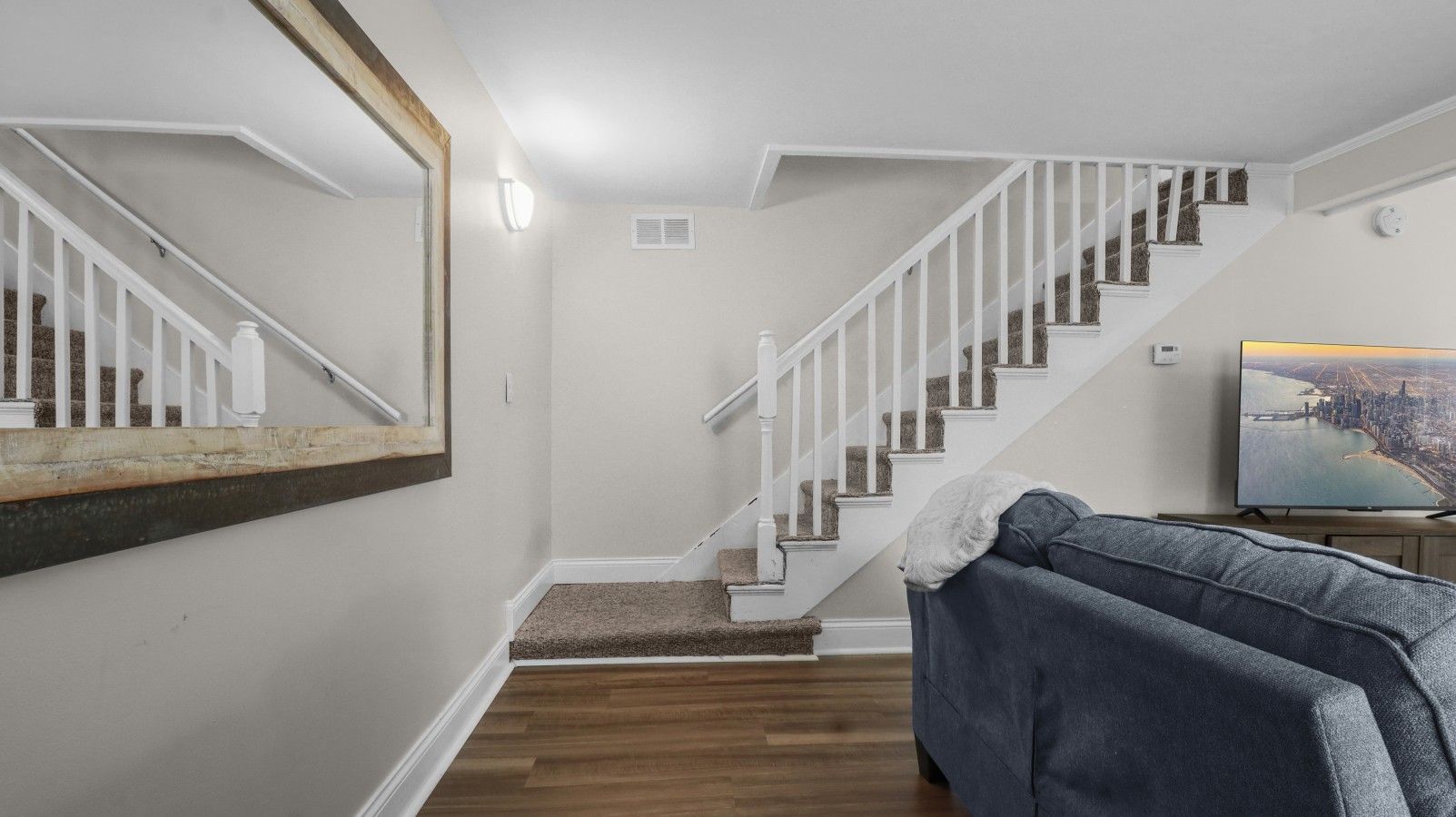 Home W/ Garage In Dt Libertyville Near Naval Base! - Waukegan, IL