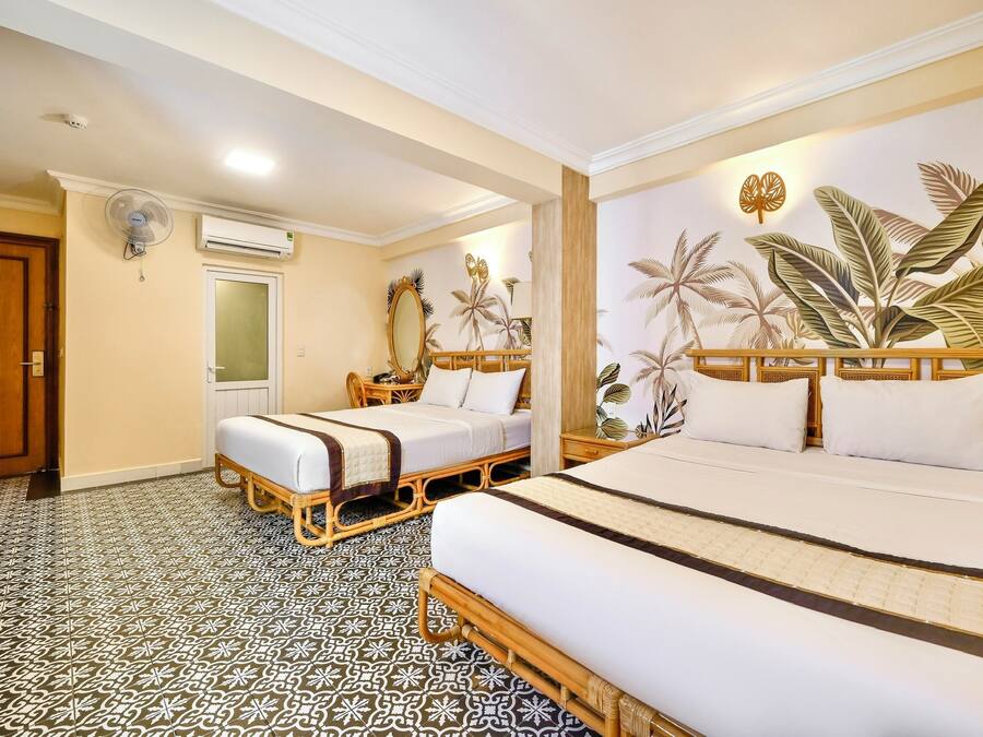 Quarto Quádruplo Familiar | Camas de colchão viscoelástico, minibar