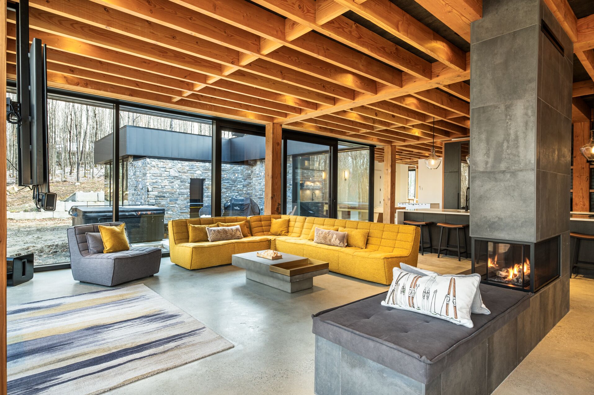 New! Villa Woodland | 7 Bedrooms | Game Room | Spa | Tremblant Living - Mont-Tremblant