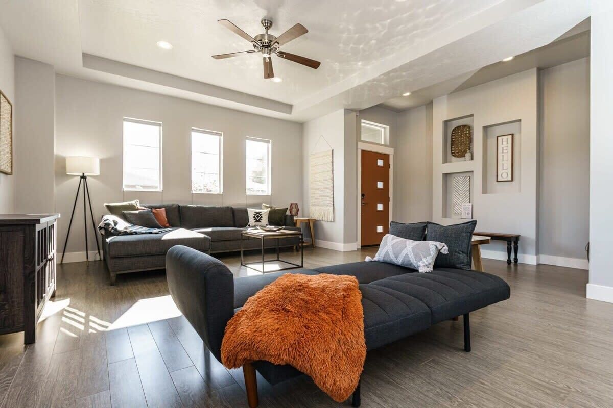 #Stayinmydistrict Modern & Stylish Meridian Home - Boise, ID