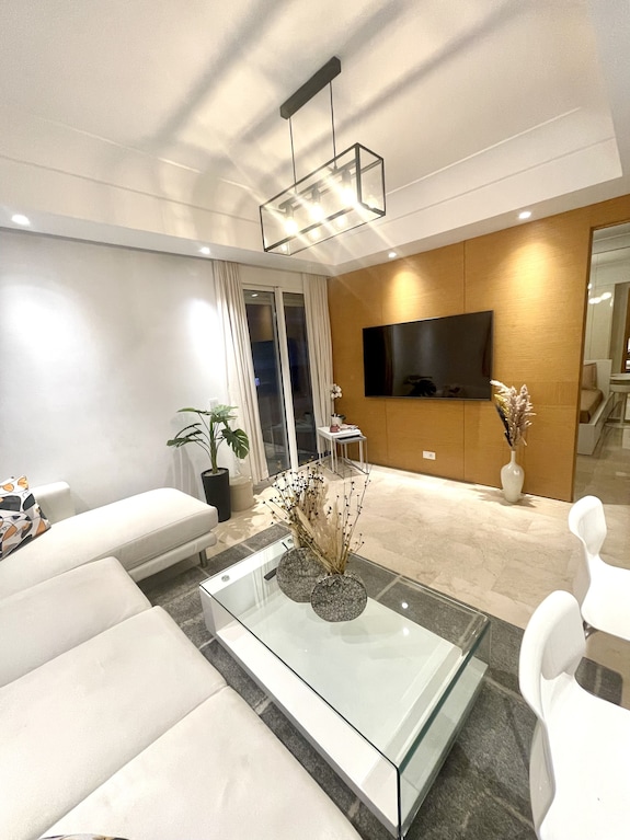 Prestigious Apartment With Pool Centrally Located At Casa Finance City - Casablanca