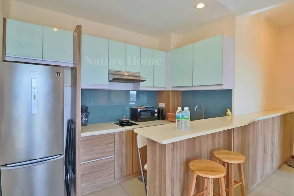 Cozinha privada | Geladeira, micro-ondas, fogão, talheres/pratos/utensílios de cozinha