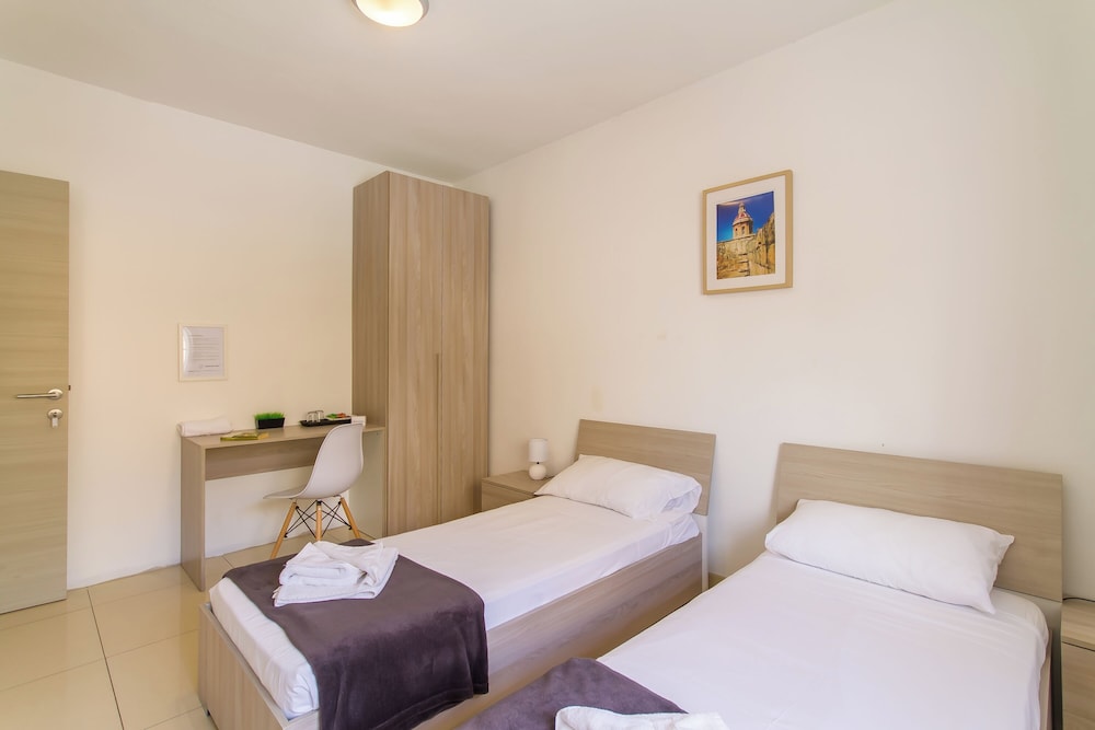 Villa Swieqi With Shared Room Nb1 - Malta