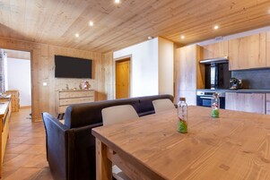 Apartamento, casa de banho anexa (au cœur de Megève ) | Sala de jantar