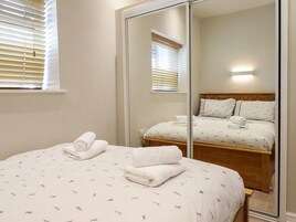 1 quarto, individualmente decorados, individualmente mobiliados