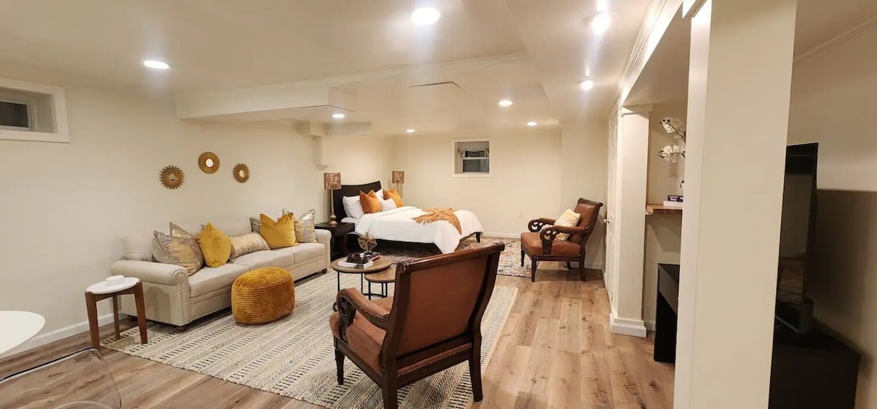 Clean/comfortable/spacious/peaceful Outdoor Space\n\n - Livingston, NJ