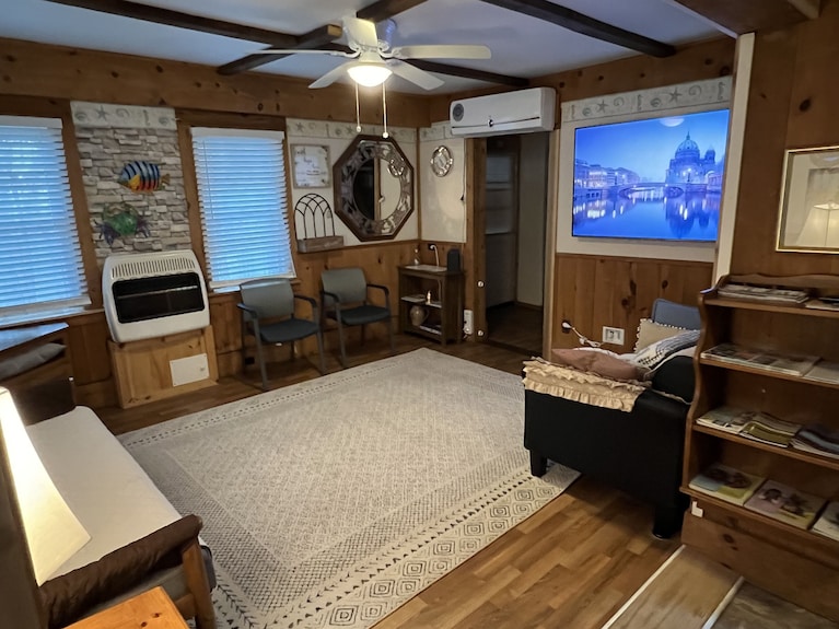 Oldest Town Of Cape Cod In The Historic District - 鱈魚角