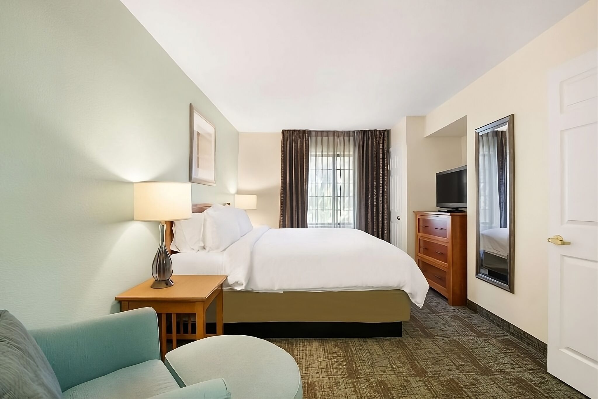 San Diego Getaway: Spacious Suites W/ Pool, Breakfast Buffet & Parking Included! - San Diego, CA