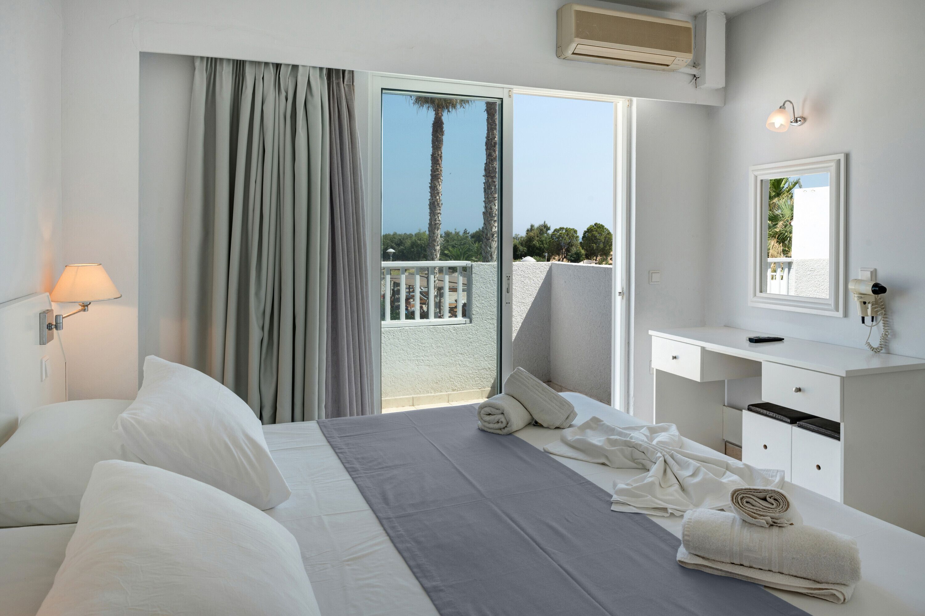 Apartment 'Evripides Family One -Bedroom 3' With Shared Pool, Shared Garden And Air Conditioning - Kos